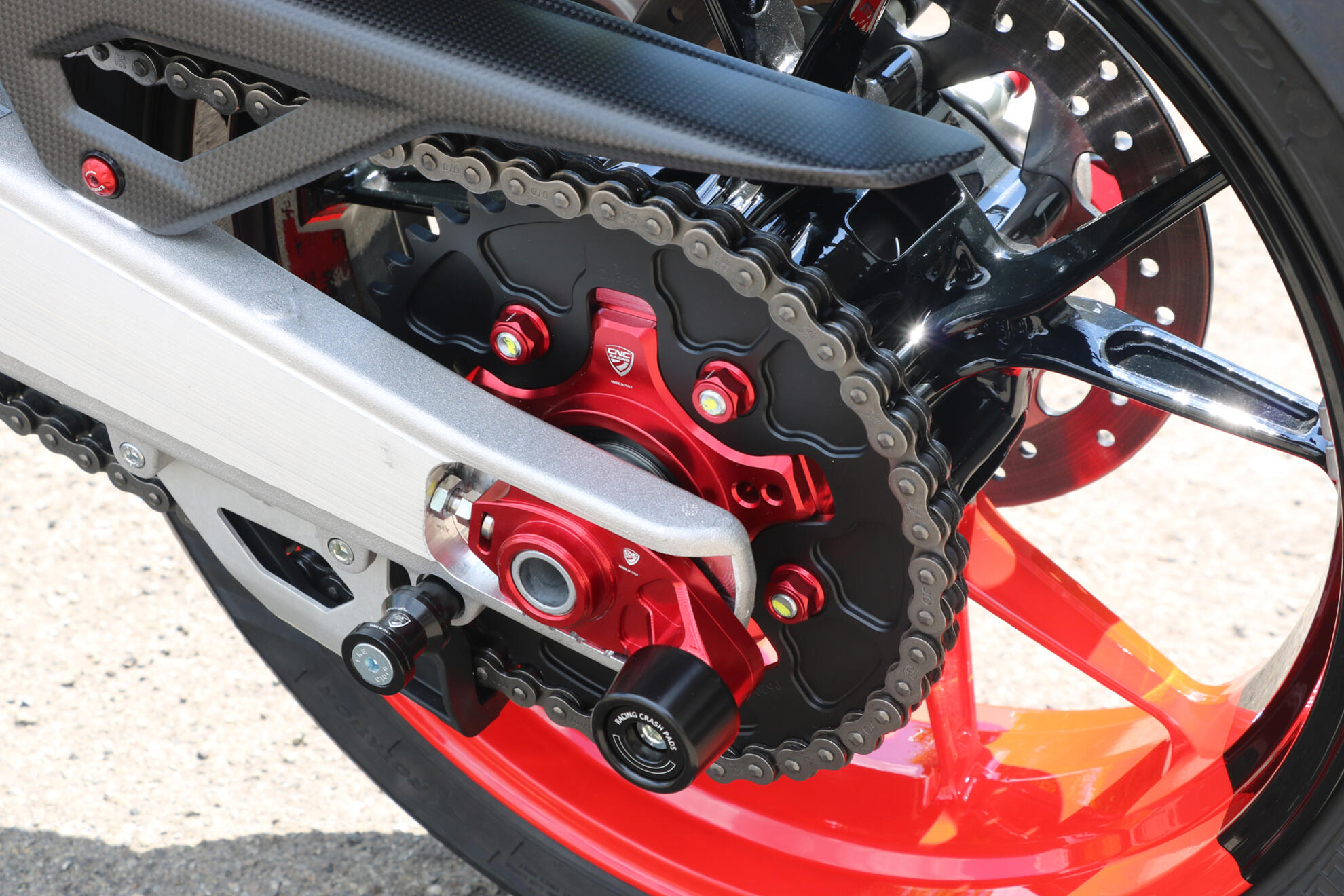 Chain adjuster Racing with Crash Pad Ducati - Cnc Racing | Cnc Racing