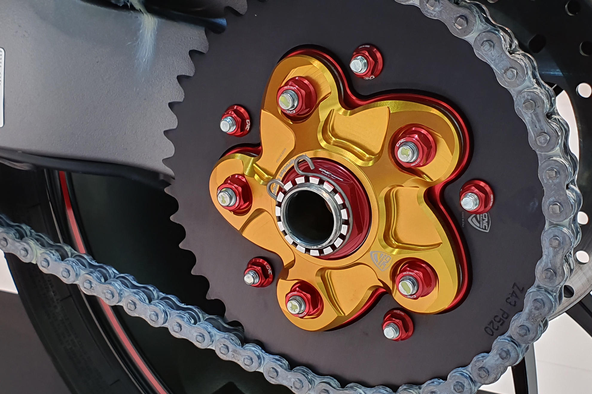 Rear sprocket flange Ducati | Cnc Racing