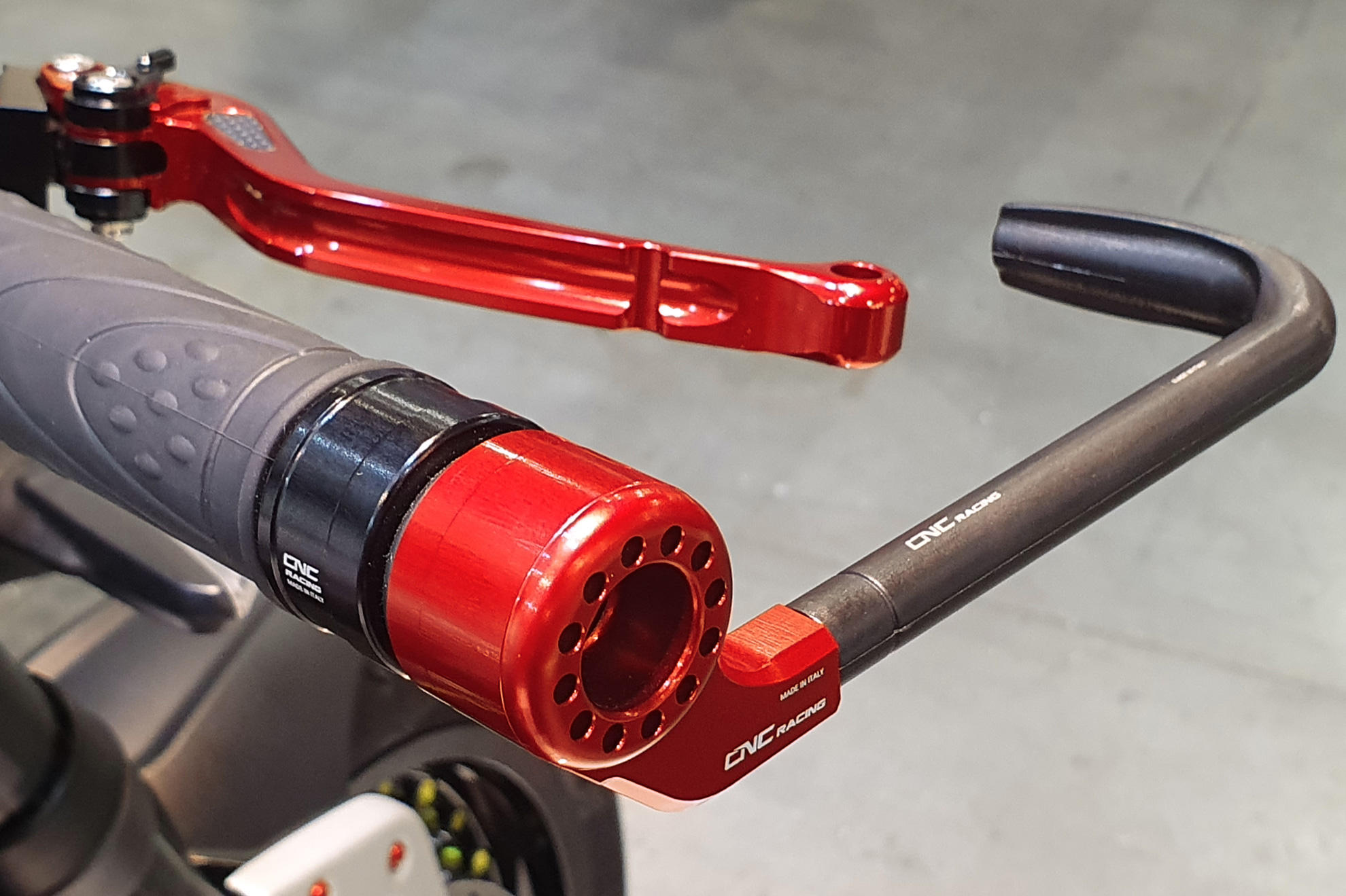 Adapter kit for bar-end mirror, weight and lever guard on MV Agusta ...